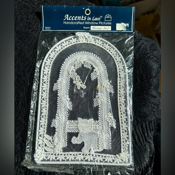 Heritage Lace | Accents | Vtg Nwt White Lace Cat Window Decoration With ...